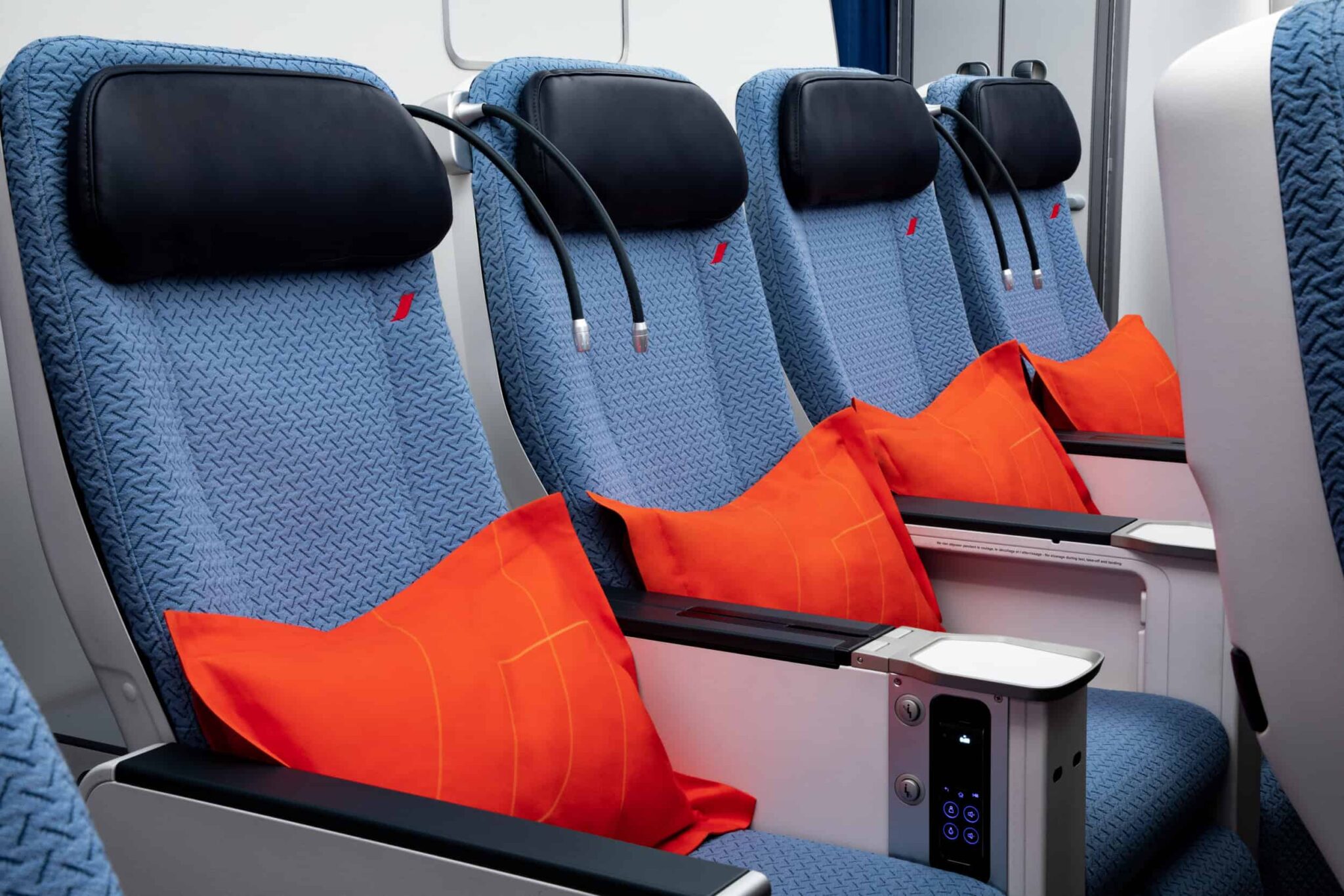 Economy Light: KLM & Air France Eliminate Free Seat Selection at Check-in