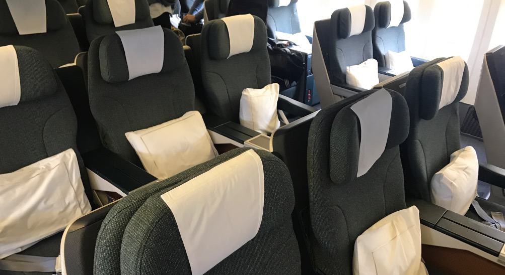 Review: Cathay Pacific Boeing 777-300 Medium Haul Business Class