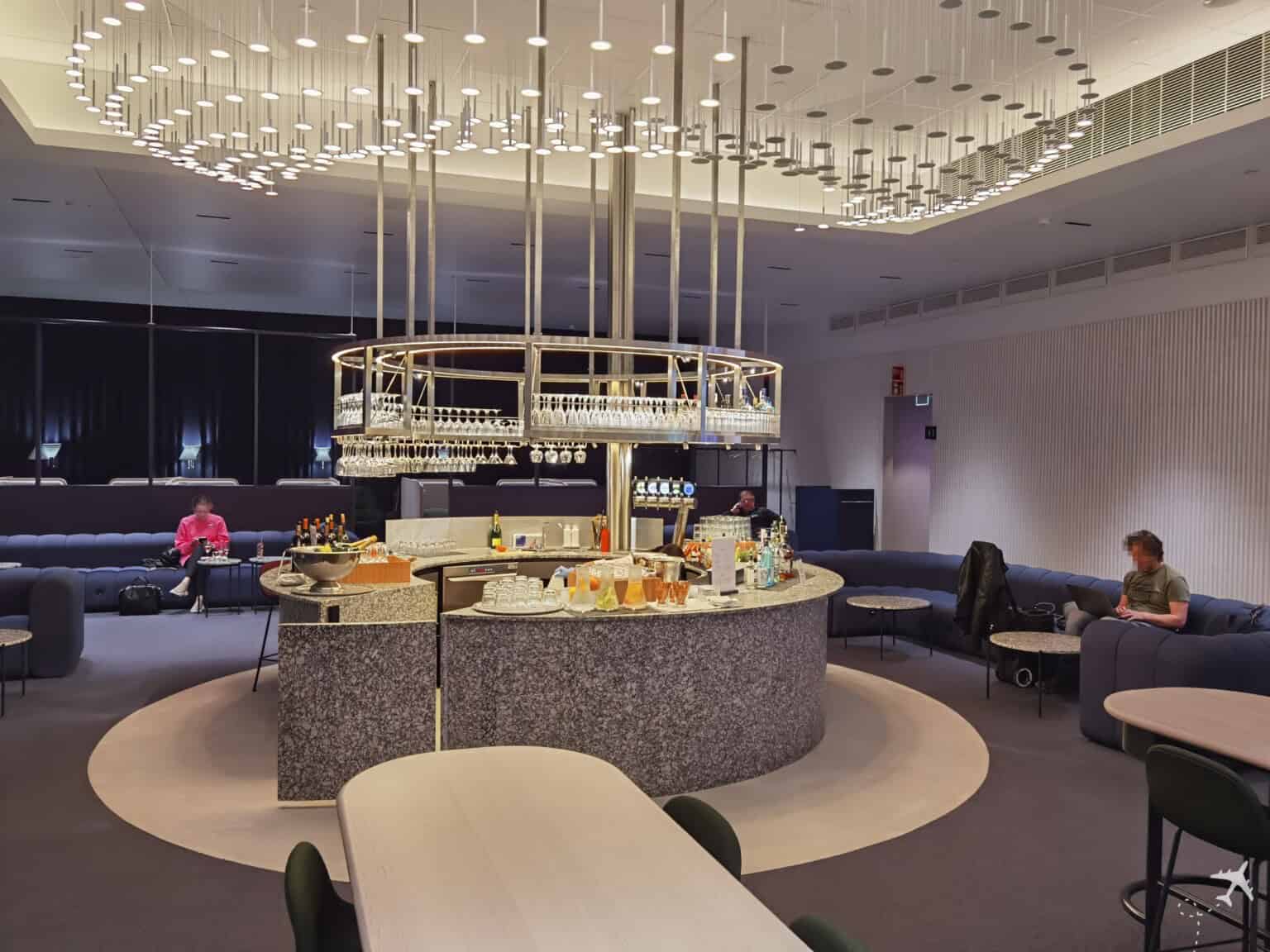 Royal Jordanian Royal Club Status Match: Oneworld Sapphire for $149 ...