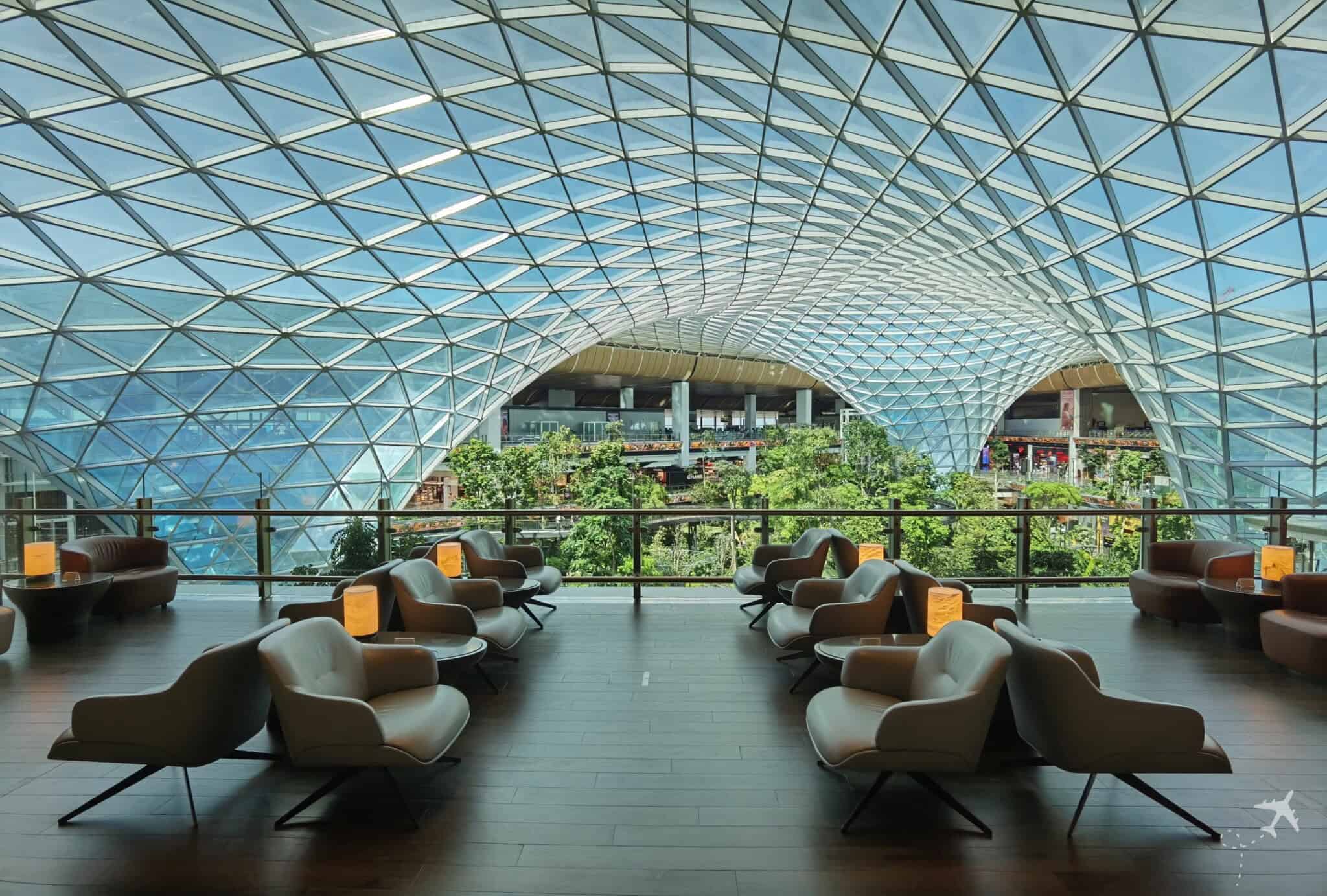 Review: Qatar Airways Al Mourjan Business Lounge - The Garden in Doha